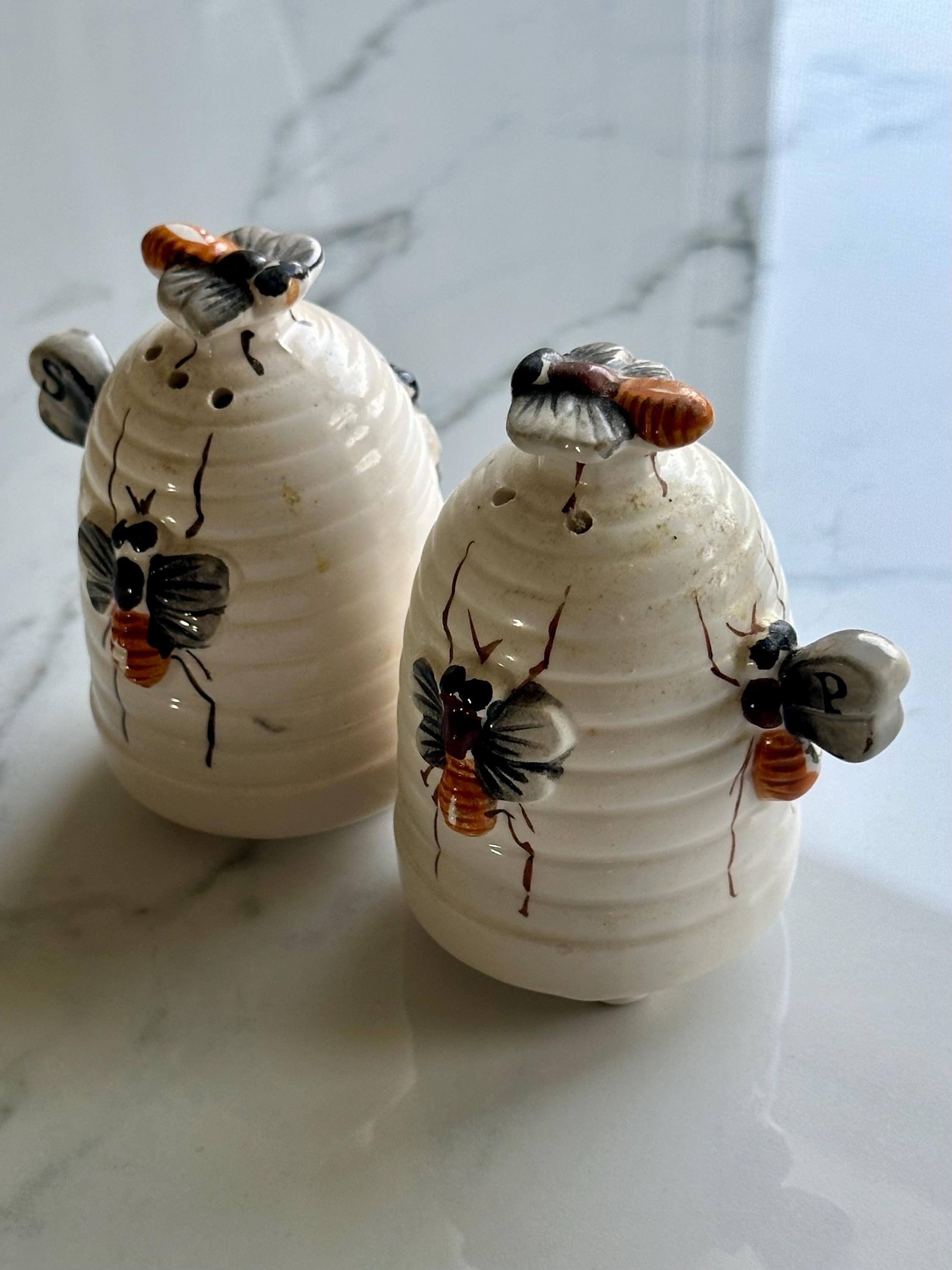 Vintage Salt and Pepper Shakers Pottery Kitchen Decor Bumble Bee Honey ...