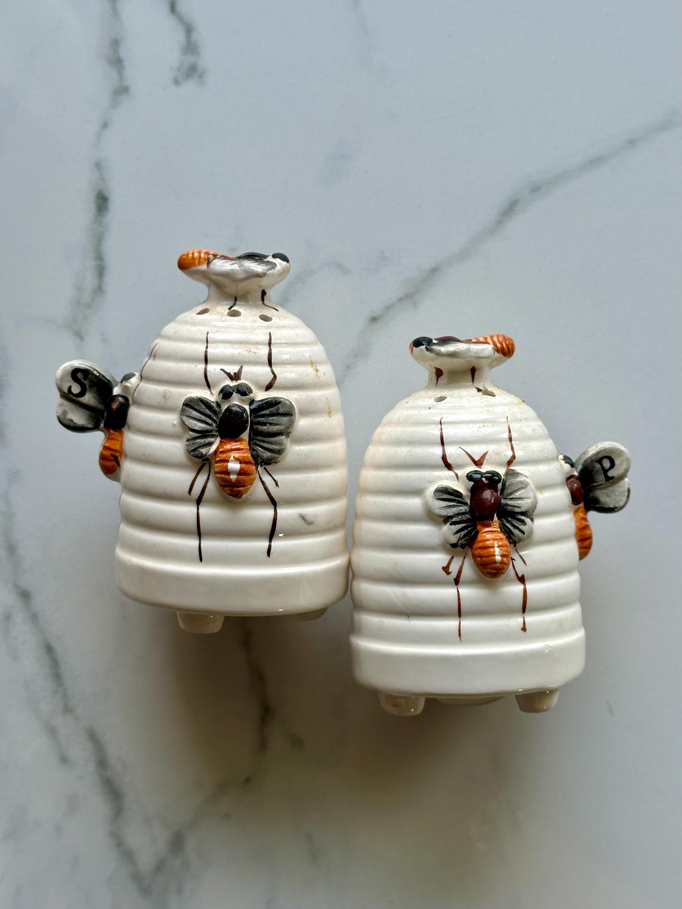 Vintage Salt and Pepper Shakers Pottery Kitchen Decor Bumble Bee Honey ...