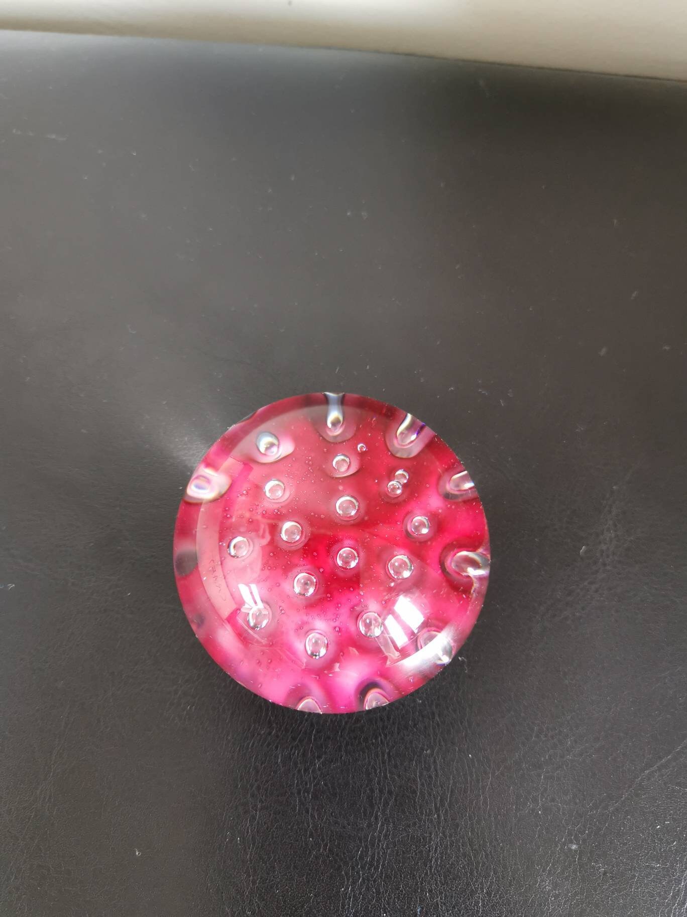 Hand made, controlled bubble, red, glass paperweight - Etsy.de