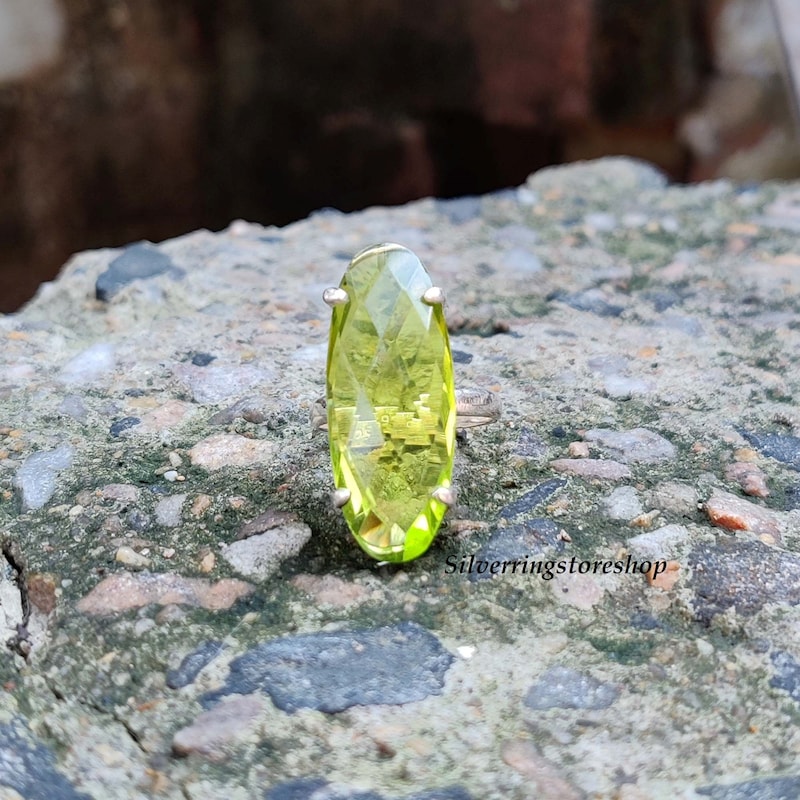 Oval Peridot Ring - Etsy