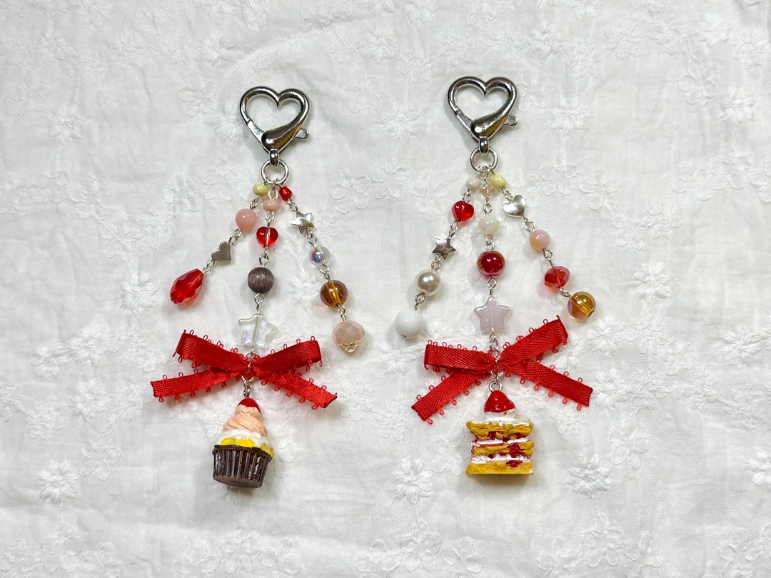 Strawberry Cake Keychains - Etsy
