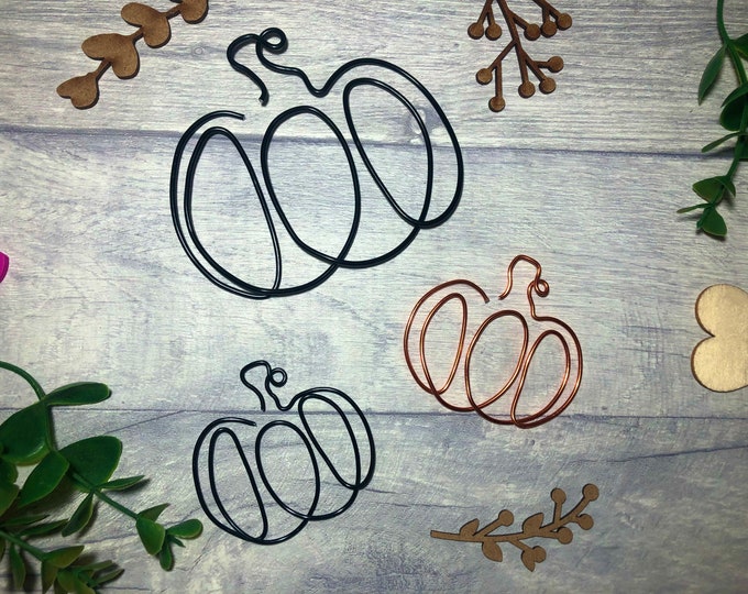 Pumpkin Door Hanger: Wire Fall Wreath With Farmhouse Sign - Etsy