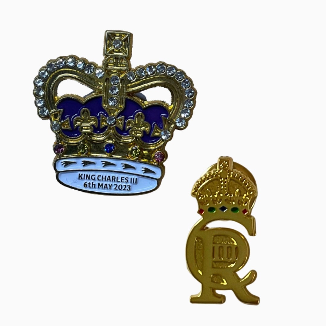Coronation Pin Badges 2 Beautiful Pin Badges gold Plated Cypher of King ...
