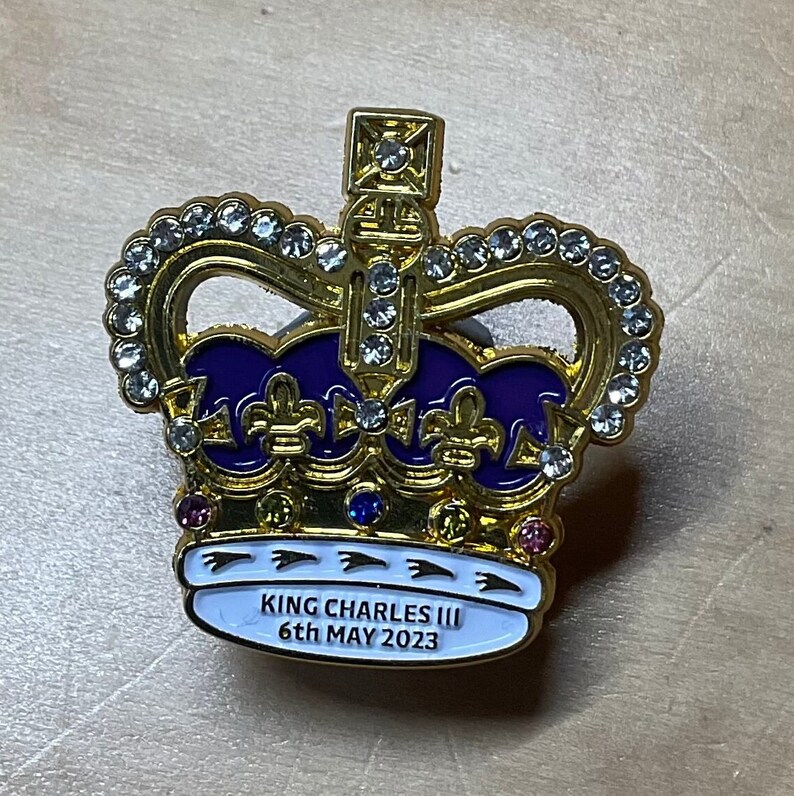 Coronation Pin Badges 2 Beautiful Pin Badges gold Plated - Etsy