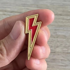 Lightening Bolt Badge Metal Pin Badge With Re Enamel Excellence Quality ...