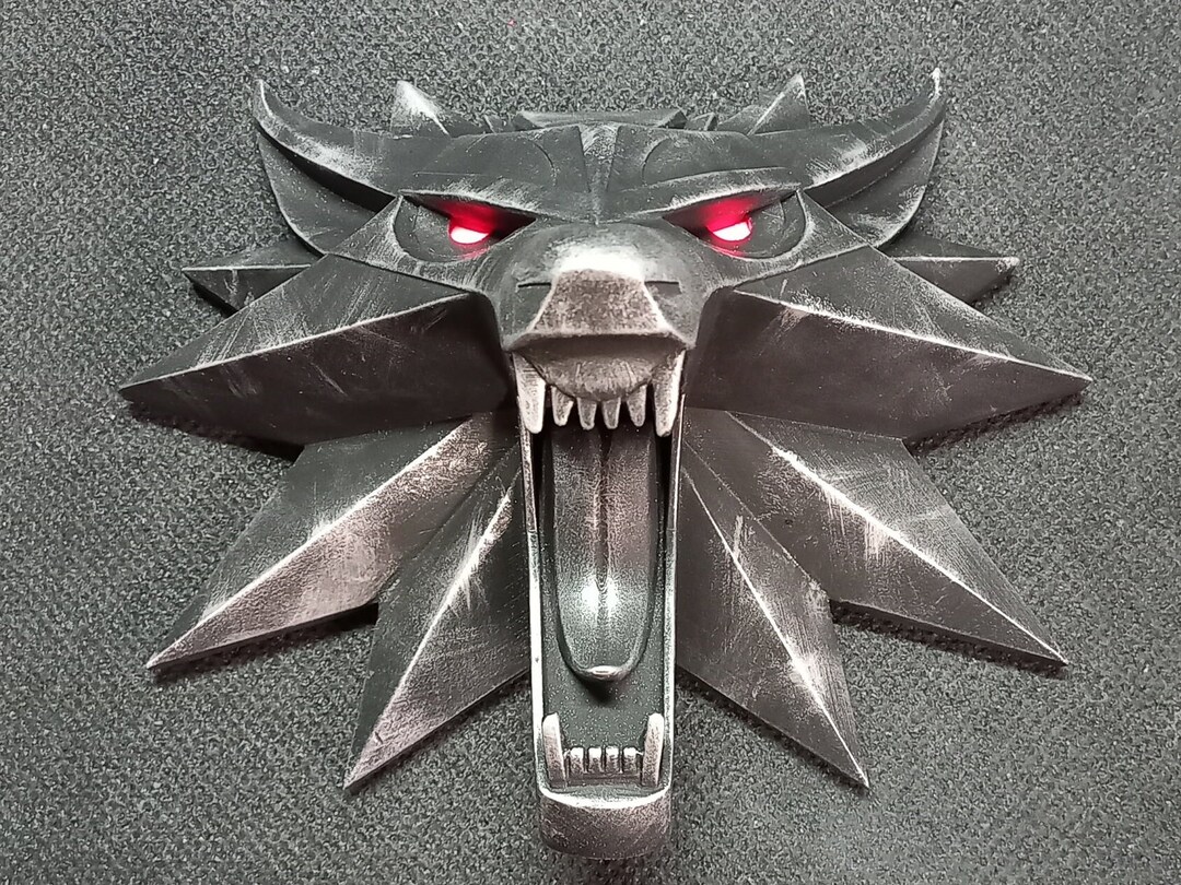 Witcher Wolf Head With LED Wall Decor (wolf School Medallion) - Etsy