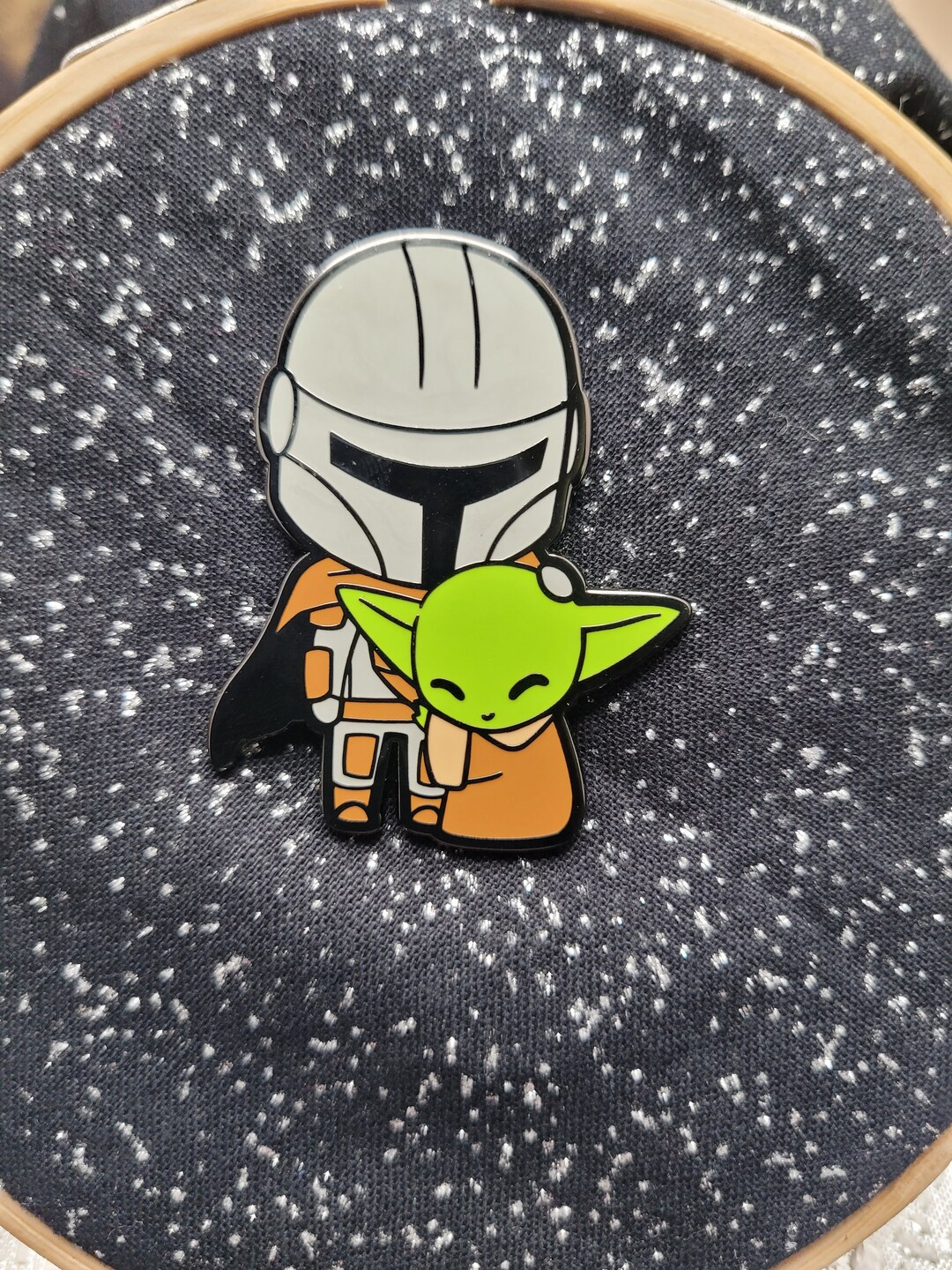 Mandolorian and Grogu Hugging Star Wars Cute Enamel Brooch Magnet ...