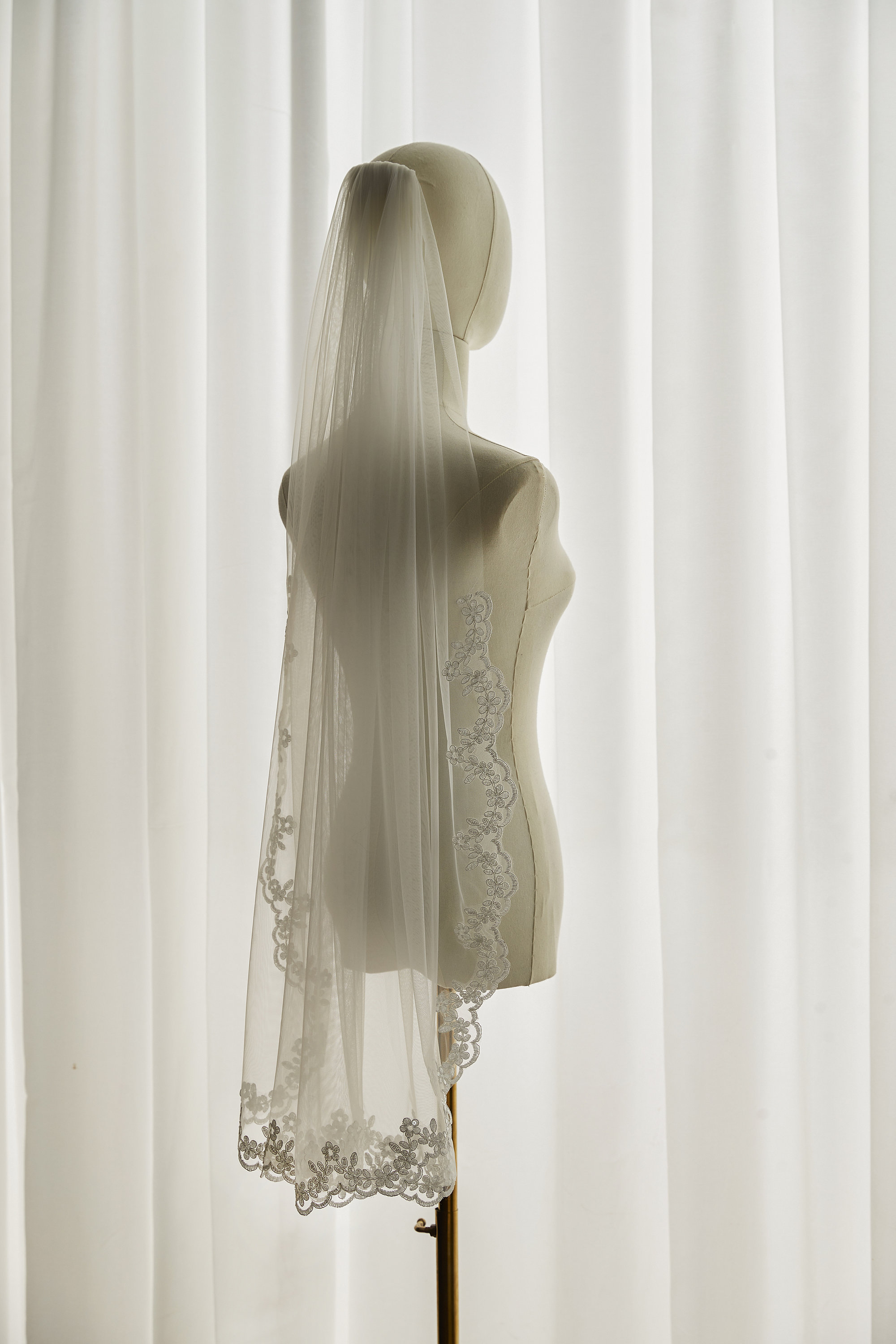 Lace Edge Bridal Veil, Lace Wedding Veil, Sequins Floral Lace Veil ...