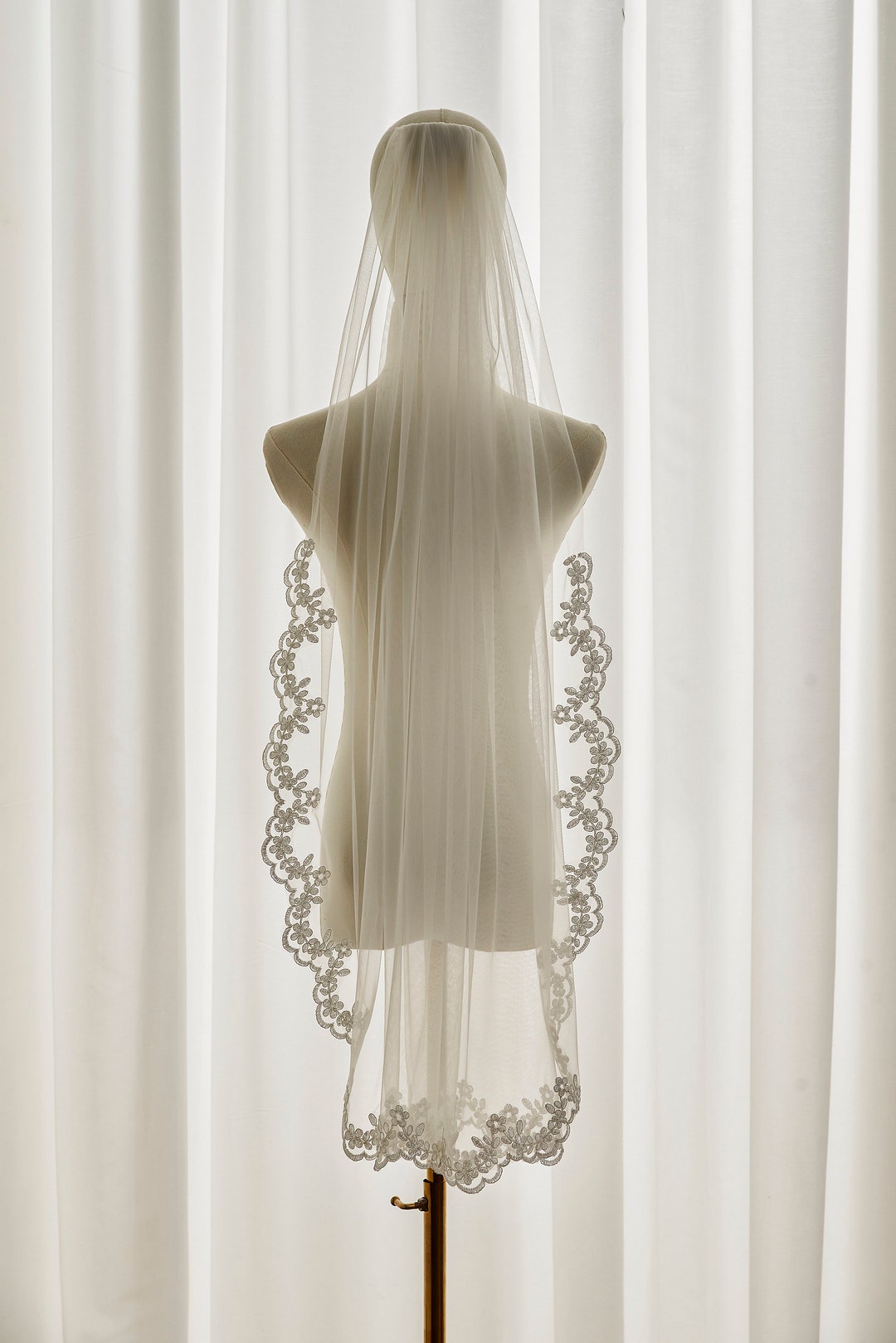 Lace Edge Bridal Veil, Lace Wedding Veil, Sequins Floral Lace Veil ...