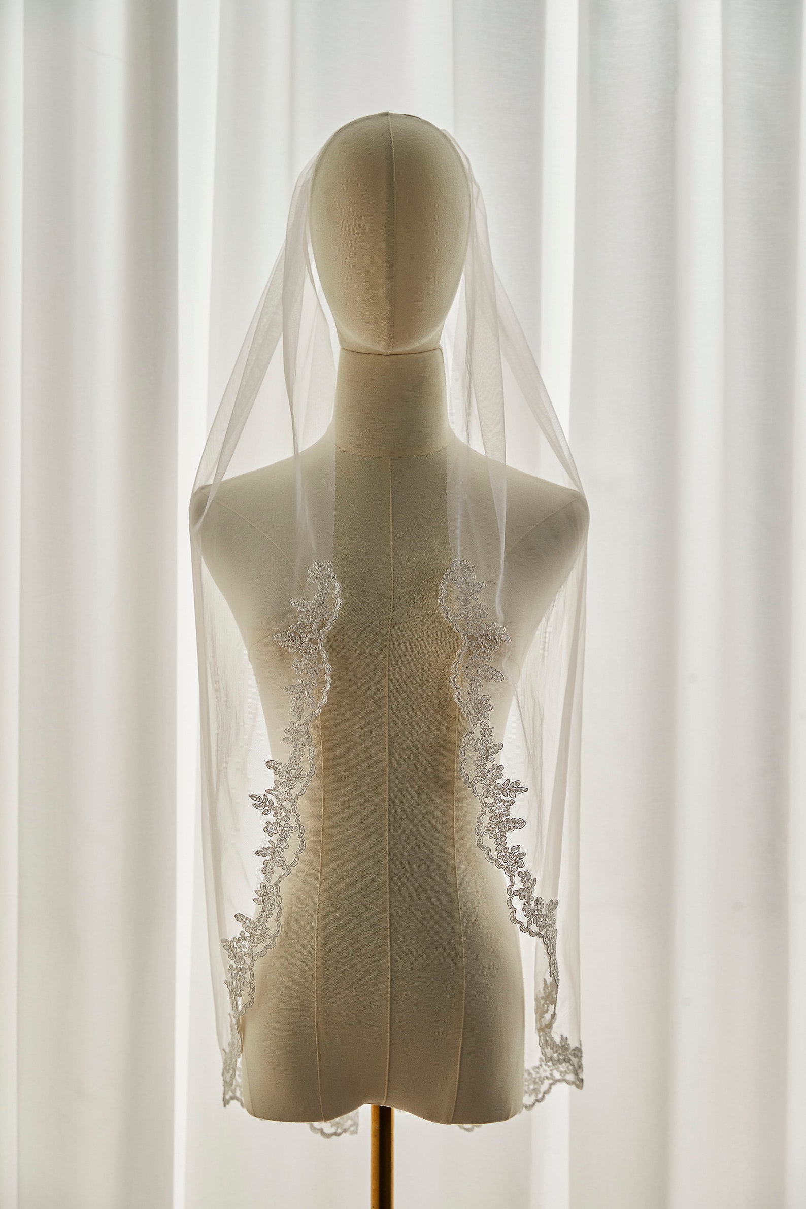 Lace Bridal Veil, Lace Wedding Veil, Floral Lace Edge Veil, Floor ...