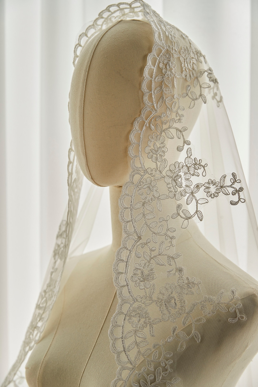 Lace Edge Bridal Veil, Mantilla Lace Wedding Veil, Lace Veil, Crochet ...