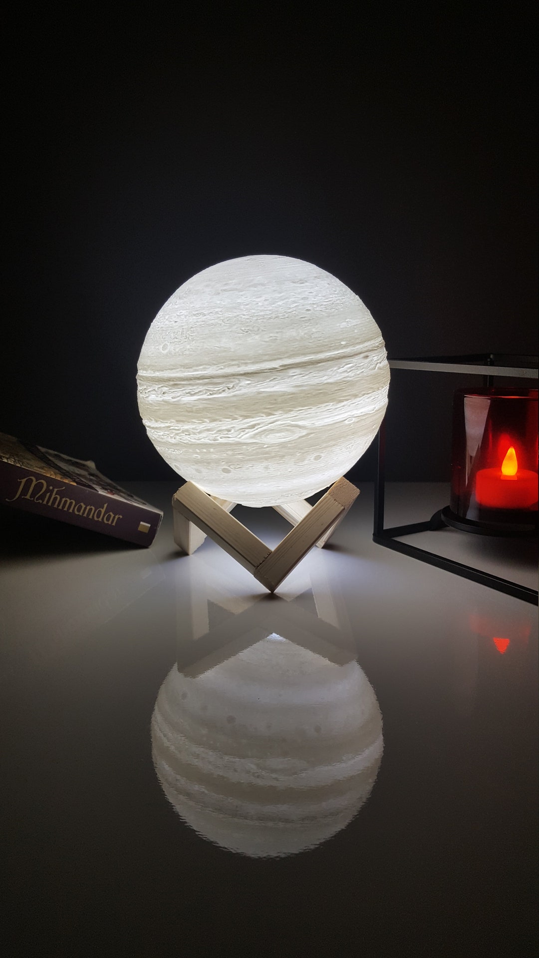 3D Printed Jupiter Lamp: Color Fade Night Light With Wooden Holder ...