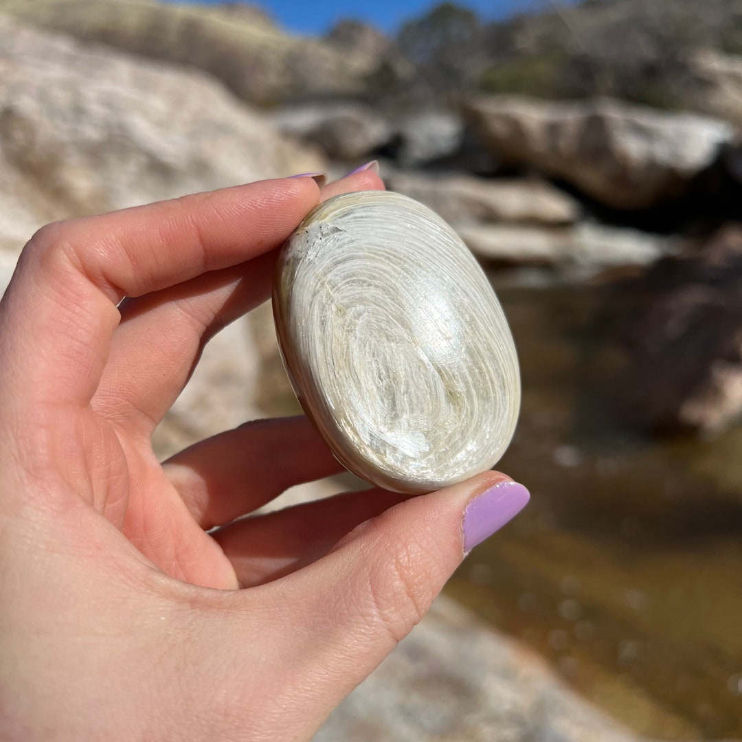 Gem Muscovite, Muscovite Palmstone, Flashy Mica Muscovite, Muscovite ...