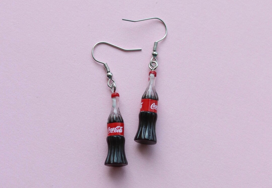 Pendientes mini botella de coca cola / mini pendientes de comida y ... Pendientes mini botella de coca cola / mini pendientes de comida y ...