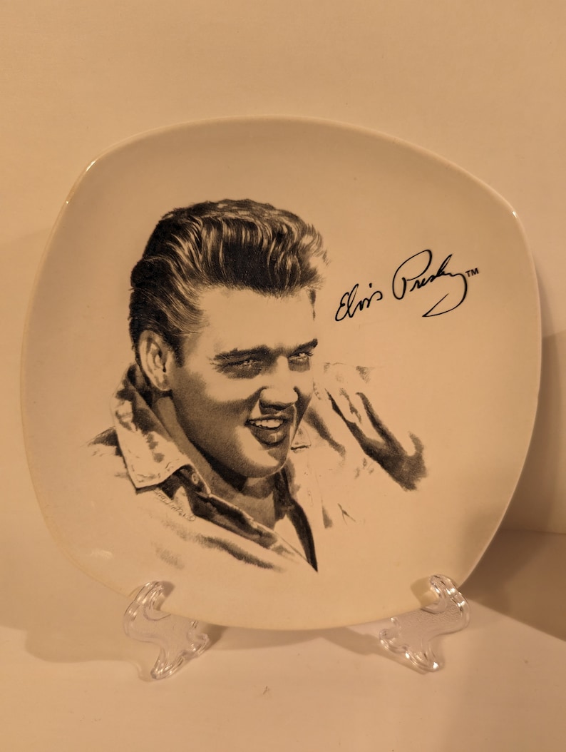 Elvis Presley - Pair of Collectible Plates - Etsy