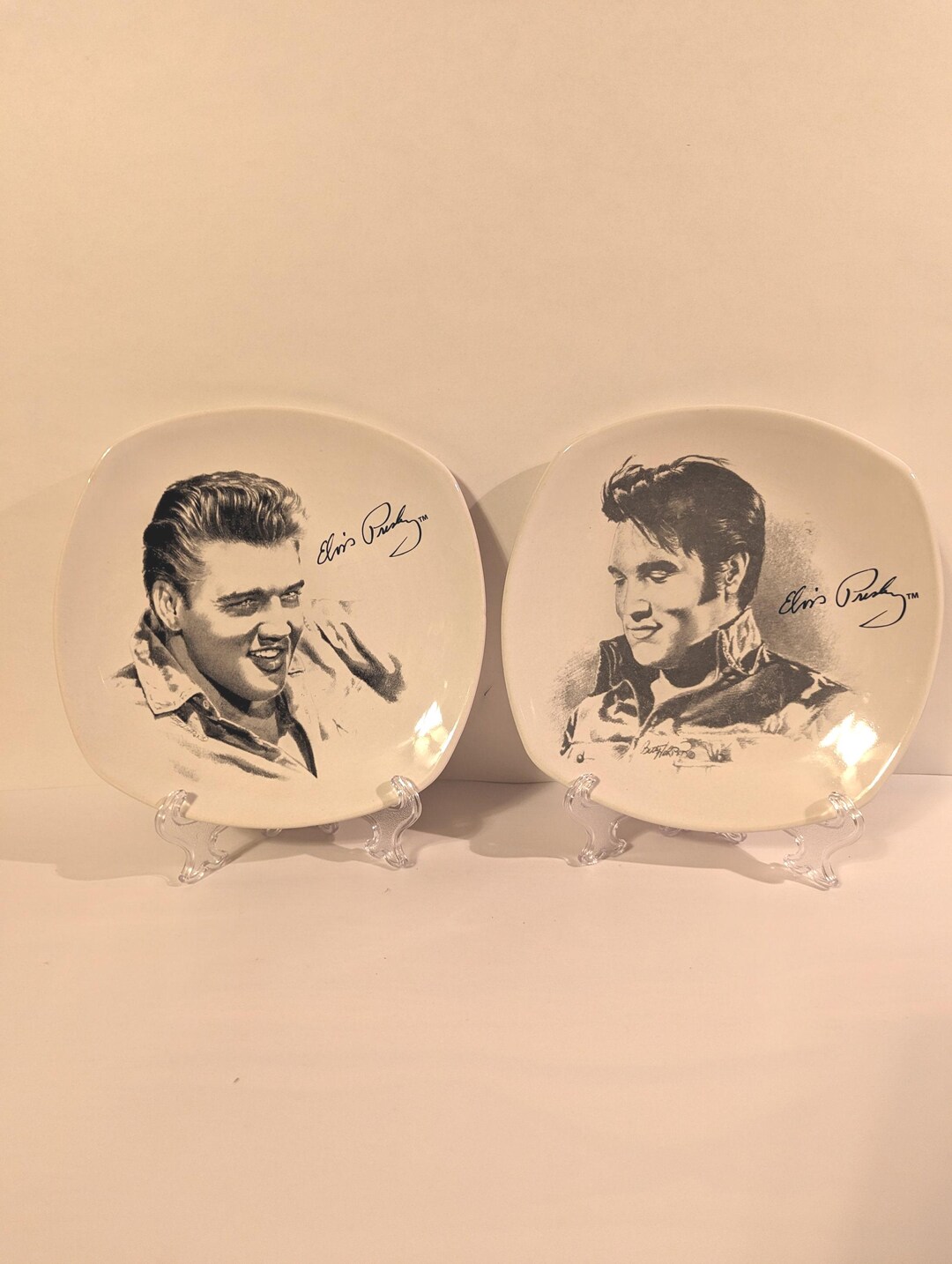 Elvis Presley - Pair of Collectible Plates - Etsy