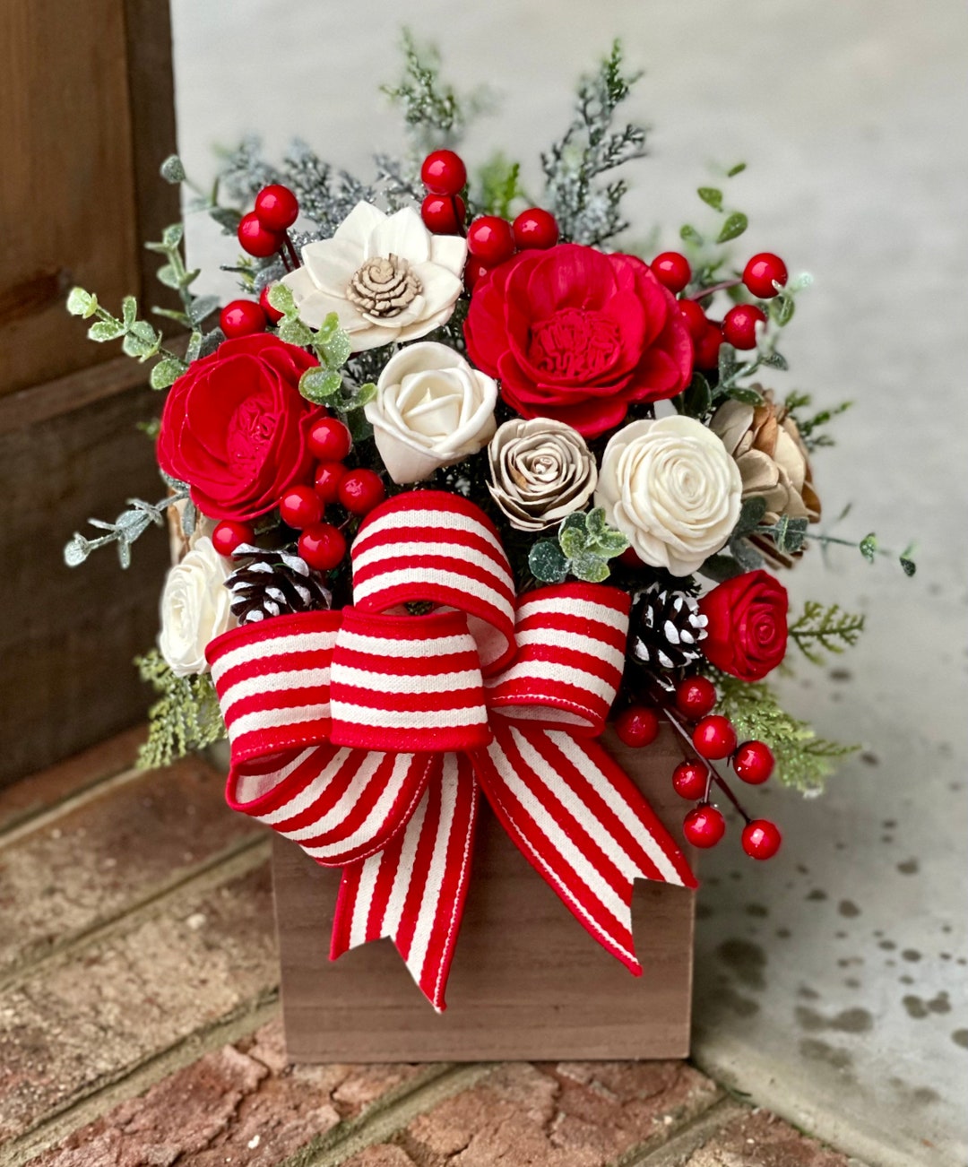 Christmas Box Flowers, Farmhouse Christmas Flowers, Christmas Decor ...
