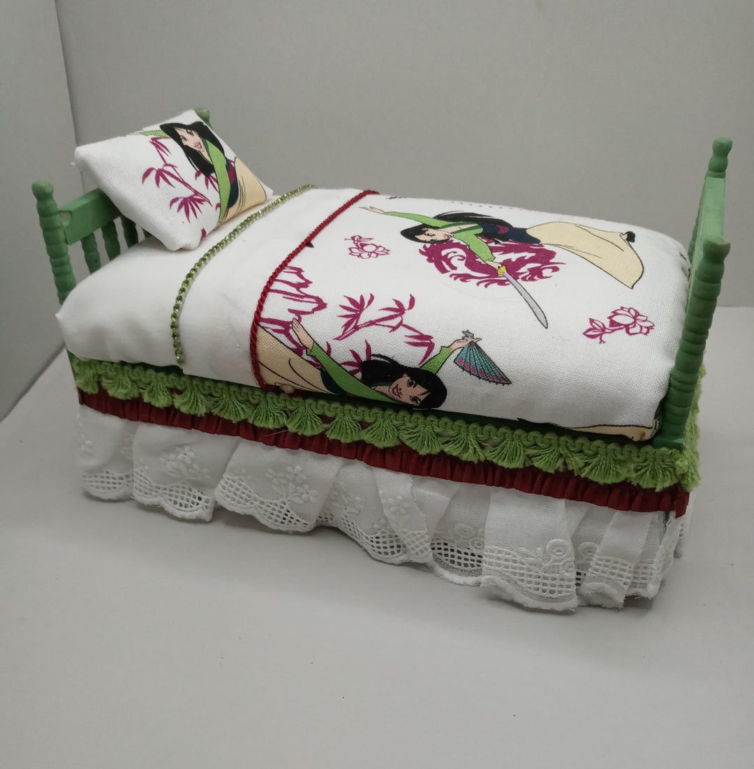 1;12 Scale Mulan Dollhouse Bed, Featuring Mulam on the Comforter and ...