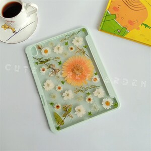 Cosmos Pressed Flowers Tablet Case With Pencil Slot for iPad Air & Pro ...