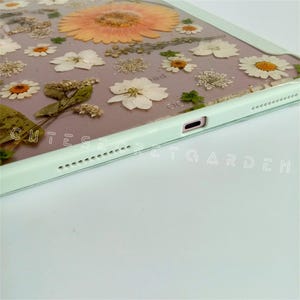 Cosmos Pressed Flowers Tablet Case With Pencil Slot for iPad Air & Pro ...