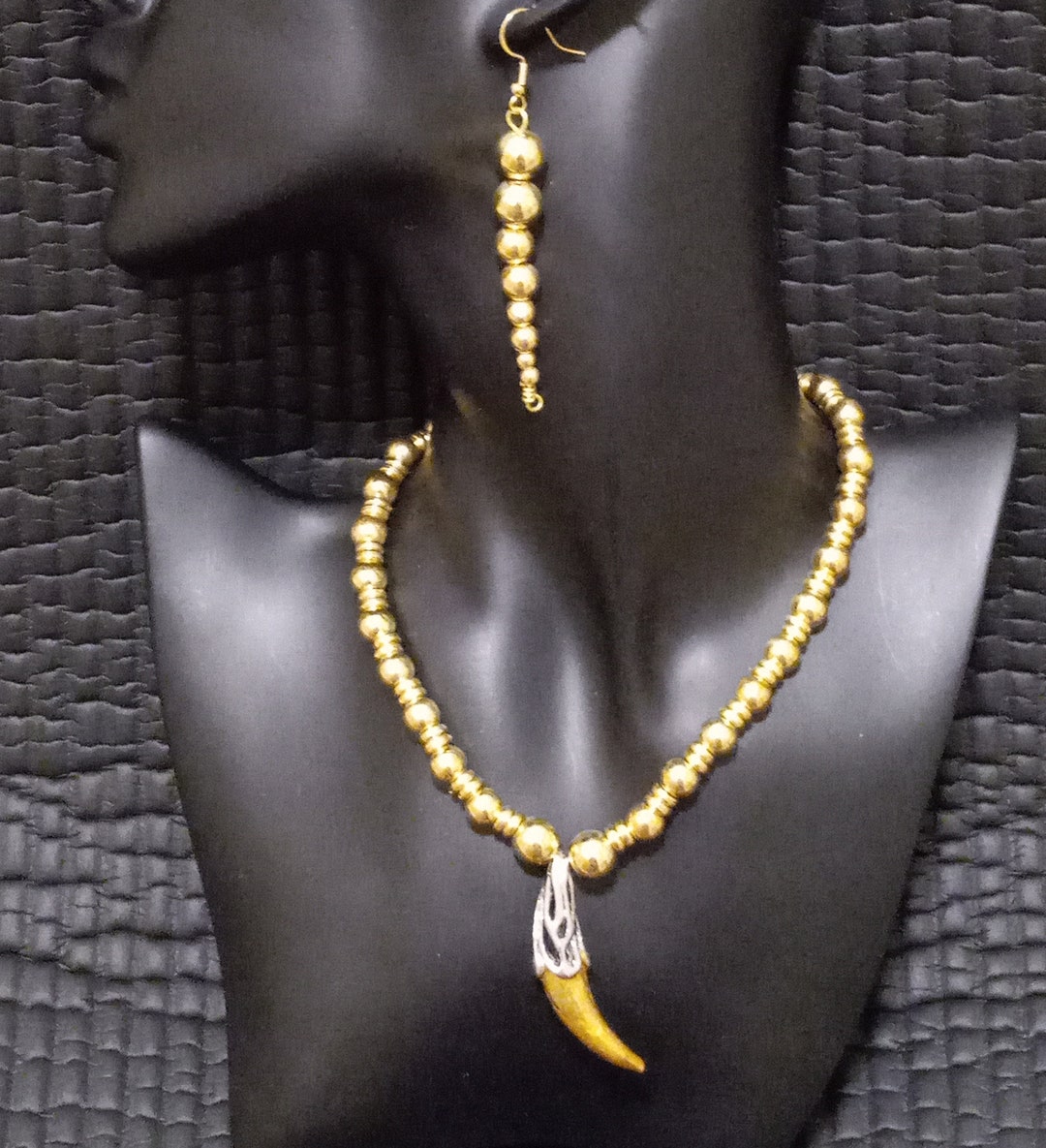 Unique Unisex Vintage Metal Wolf Tooth. Gold and Silver Wolf Tooth ...