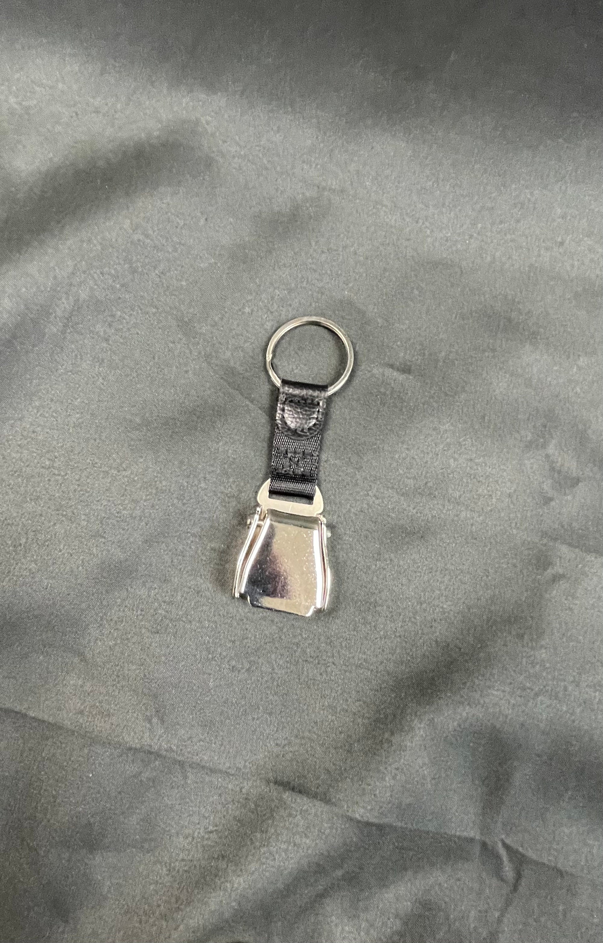 Airplane Seatbelt Mini Buckle Keychain - Etsy