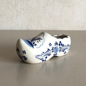 Clog - Delft Blue - Pottery - Hand Painted - Holland - Décor of a Mill ...