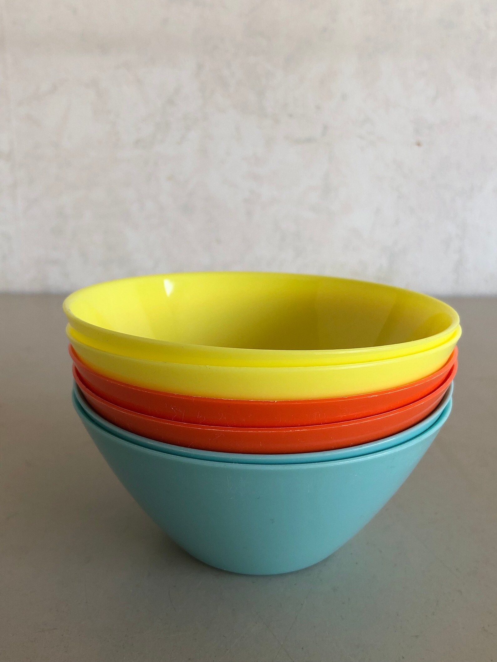 6 Vintage Plastic Bowls - 3 Different Colors - Etsy