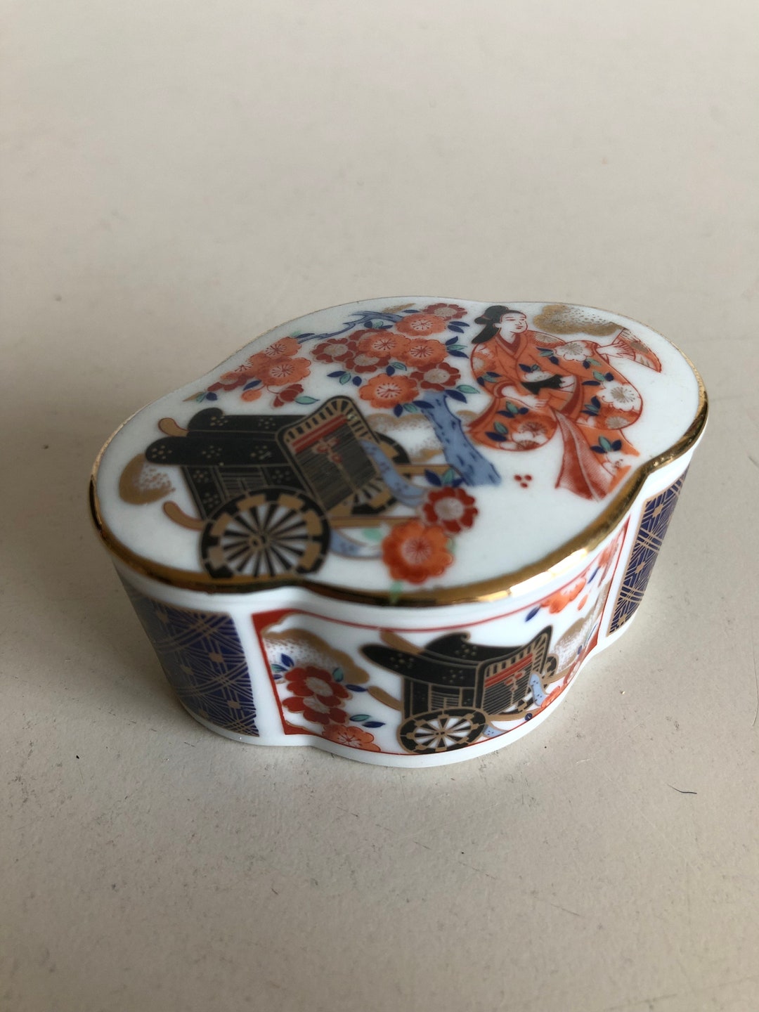 Pill Box / Lidded Dish - Porcelain - Chinese Decor - Handmade - Etsy