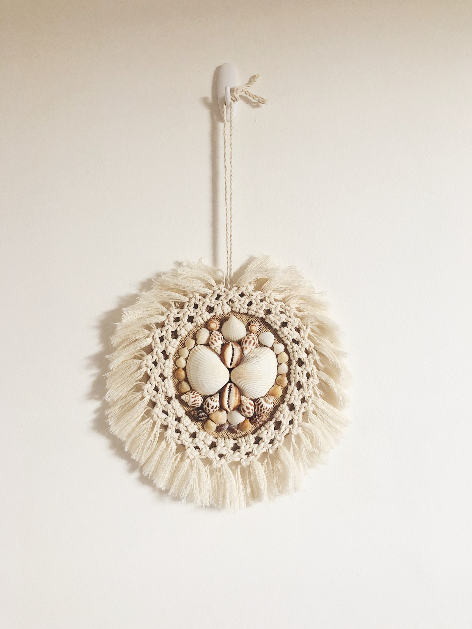 Macrame Shell Hanger Boho estilo pared arte playa decoración | Etsy