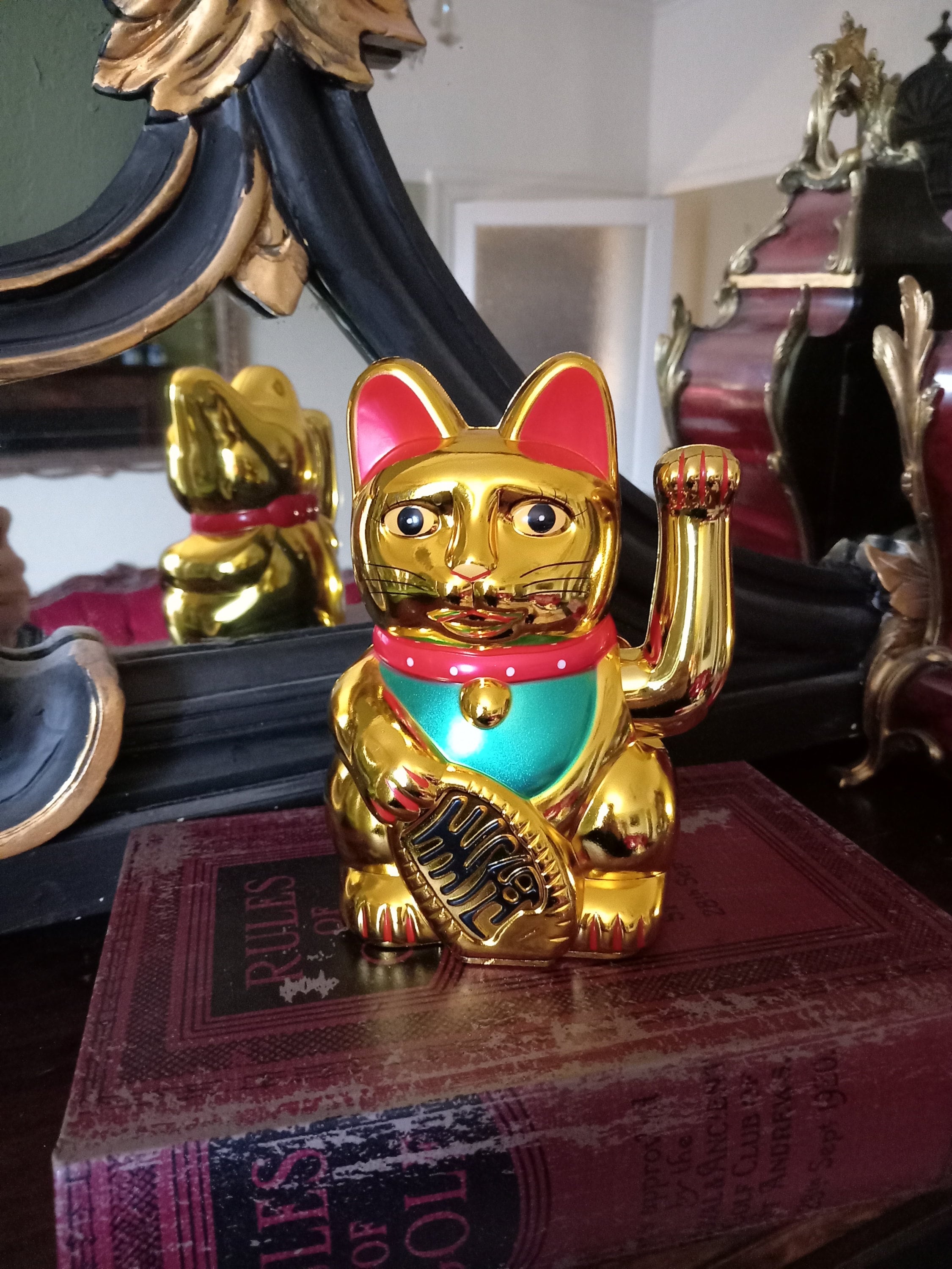 Chinese cat charm store