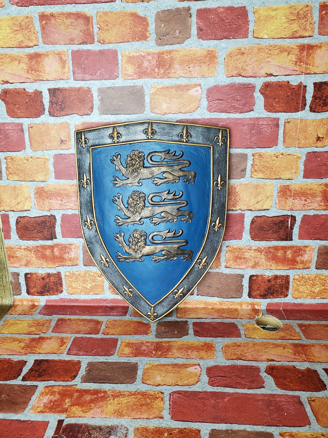 Vintage Triple Lion Wall Shield - Full Sized Shield Wall Art Plaque - Etsy