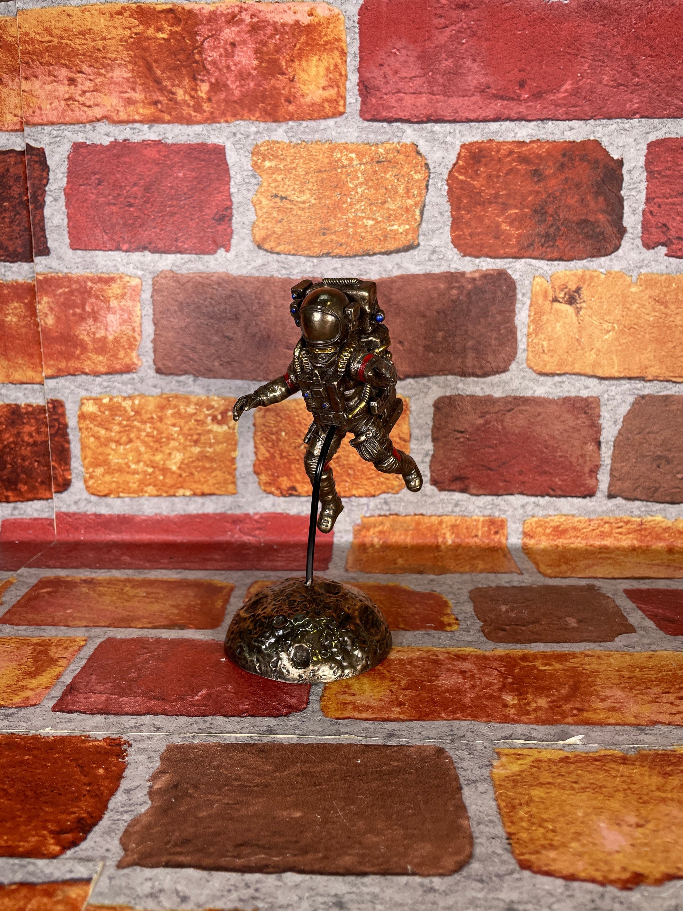 Vintage Astronaut Statue - Astronaut on a Spacewalk Statue - Cosmonaut ...