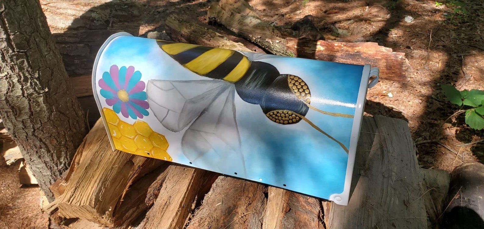Custom Personalized Bee Mailbox - Etsy Canada