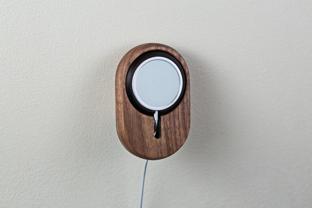 Wooden Magsafe Holder With Wall Mount for Comfortable, Functional Use ...