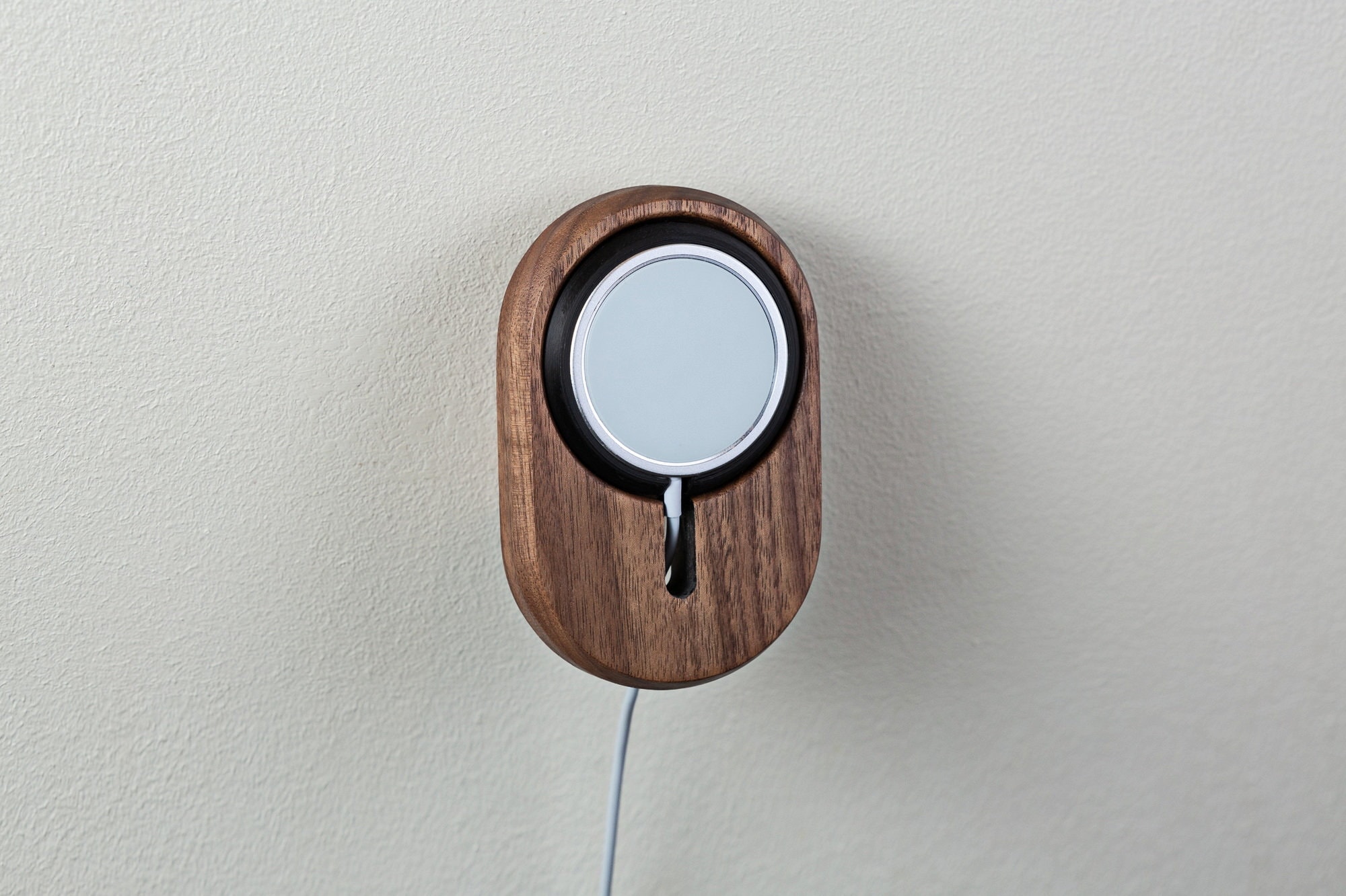 Wooden Magsafe Holder With Wall Mount for Comfortable, Functional Use ...
