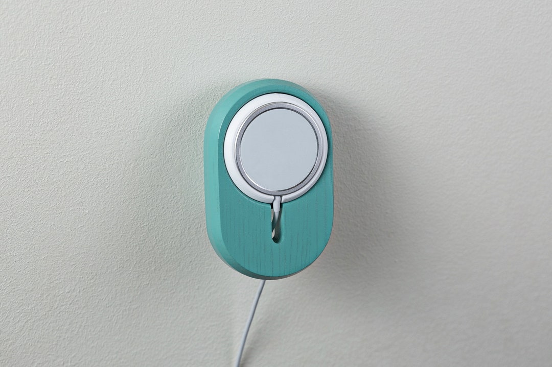 Wooden Magsafe Holder With Wall Mount for Comfortable, Functional Use ...