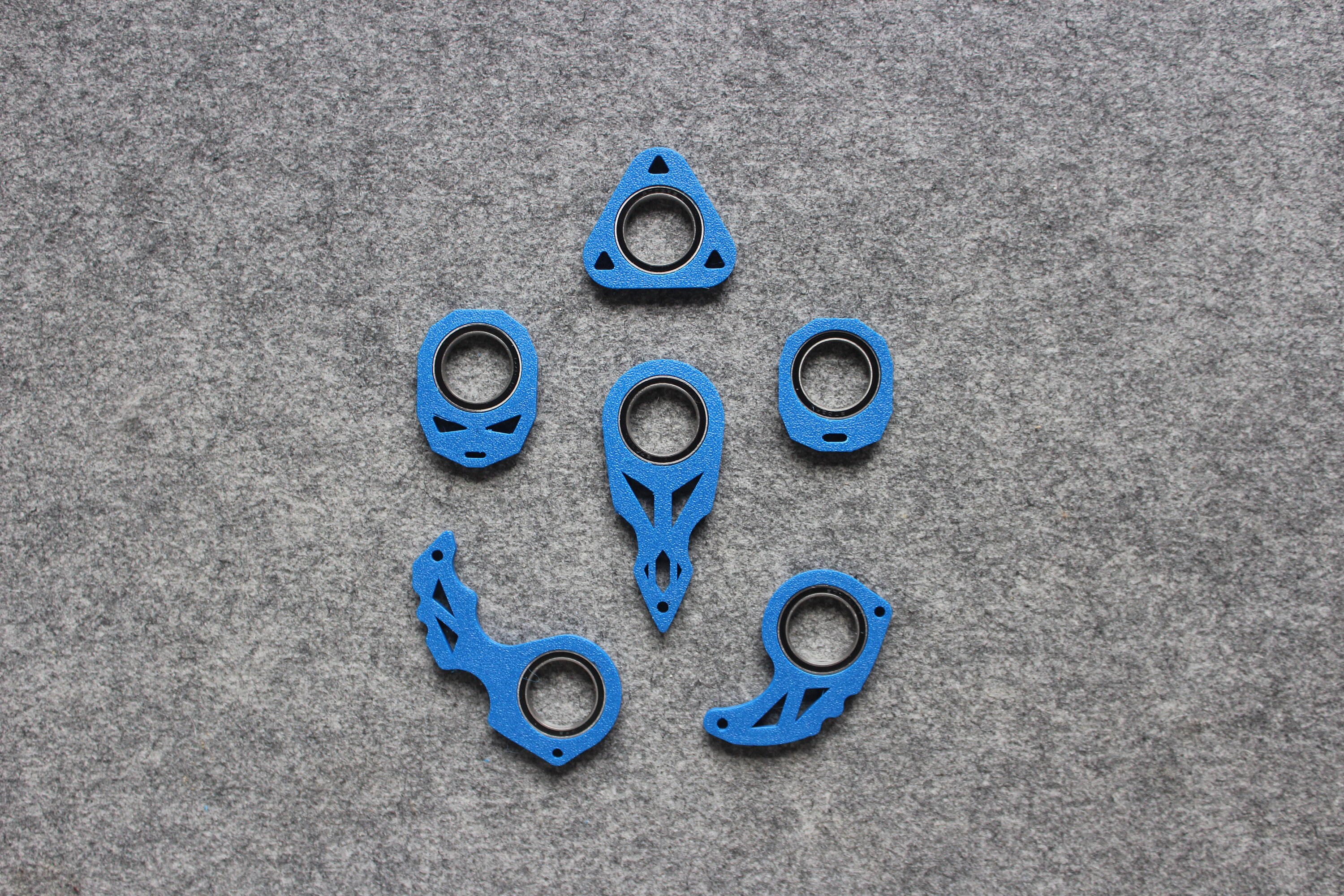 Spinly Fidget Keychain BLUE Edition Key Spinner for Cool Moves Karambit ...