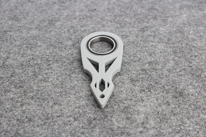 Spinly Fidget Keychain -GREY- Edition Key Spinner for Cool Moves ...