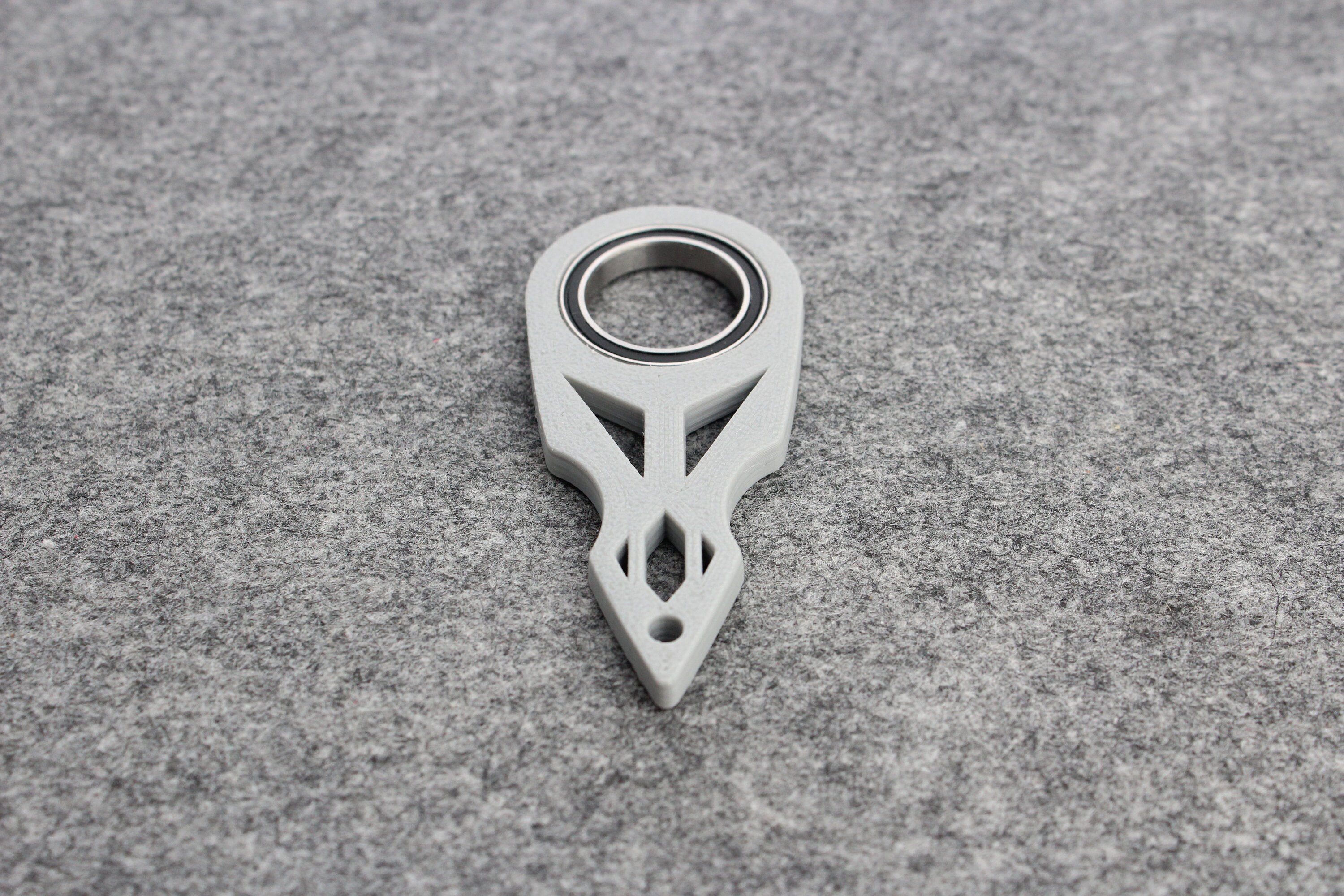 Spinly Fidget Keychain -GREY- Edition Key Spinner for Cool Moves ...