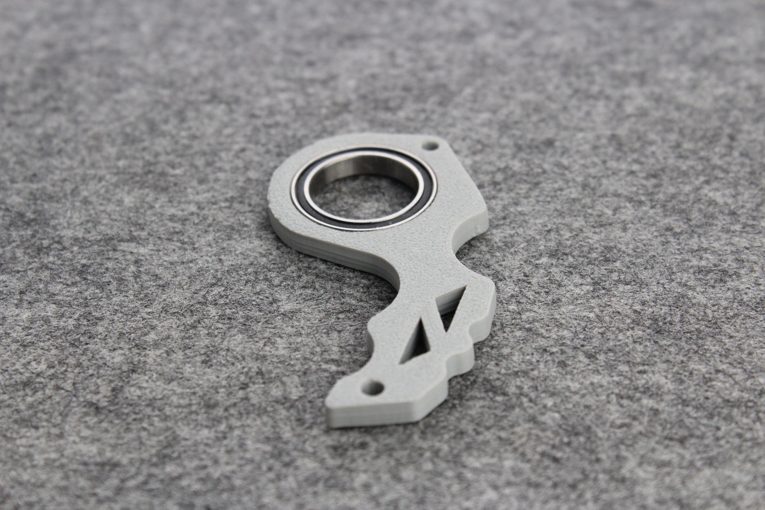 Spinly Fidget Keychain -GREY- Edition Key Spinner for Cool Moves ...