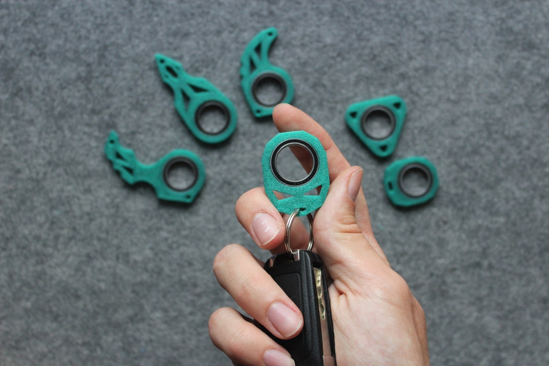 Spinly Fidget Keychain GREEN Edition Key Spinner for Cool Moves ...