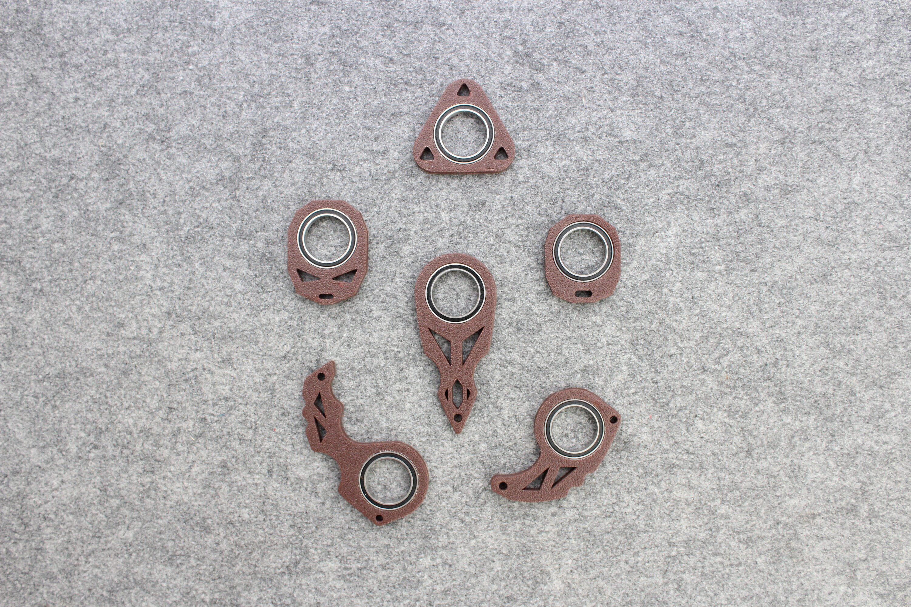 Spinly Fidget Keychain -BROWN- edition Key Spinner for cool moves ...