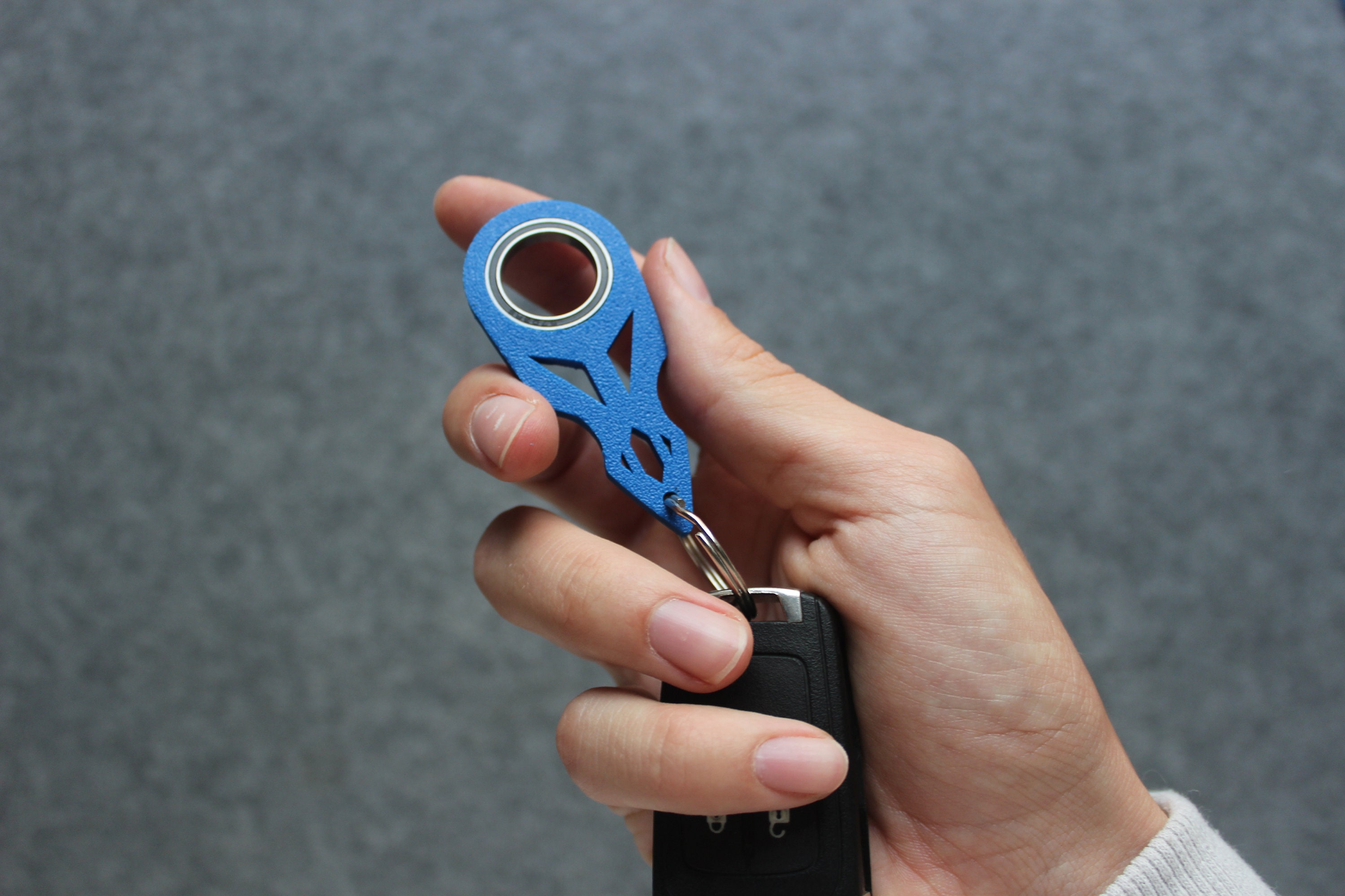 Spinly Fidget Keychain BLUE Edition Key Spinner for Cool Moves Karambit ...