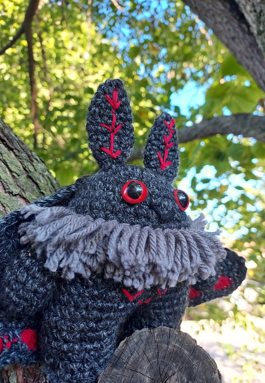 The Huggable Mothman-pattern - Etsy