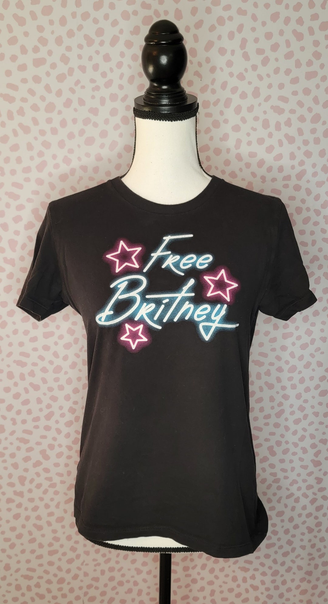 Free Britney Neon Sign Fitted Tee, Britney Spears, Women's Size Medium ...