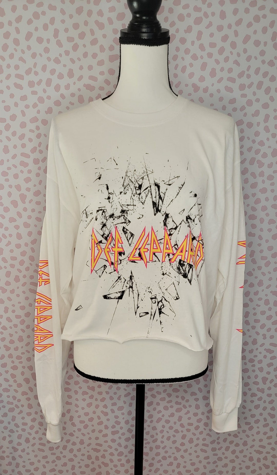 Def Leppard Shattered Long Sleeve Crop Band Tee With Graphics on ...