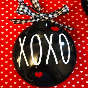 Happy Valentines Day, Xoxo, Be Mine Plastic Disc Ornaments 3 Piece Set ...