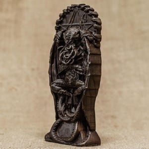Hand-carved Oak Cthulhu Statue: Lovecraft Story Altar Figurine - Etsy