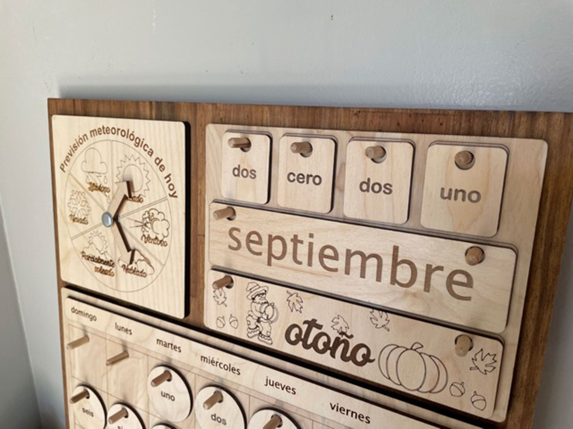 16" X 24" Spanish Natural Wooden Calendar | Perpetual Calendar | Home ...